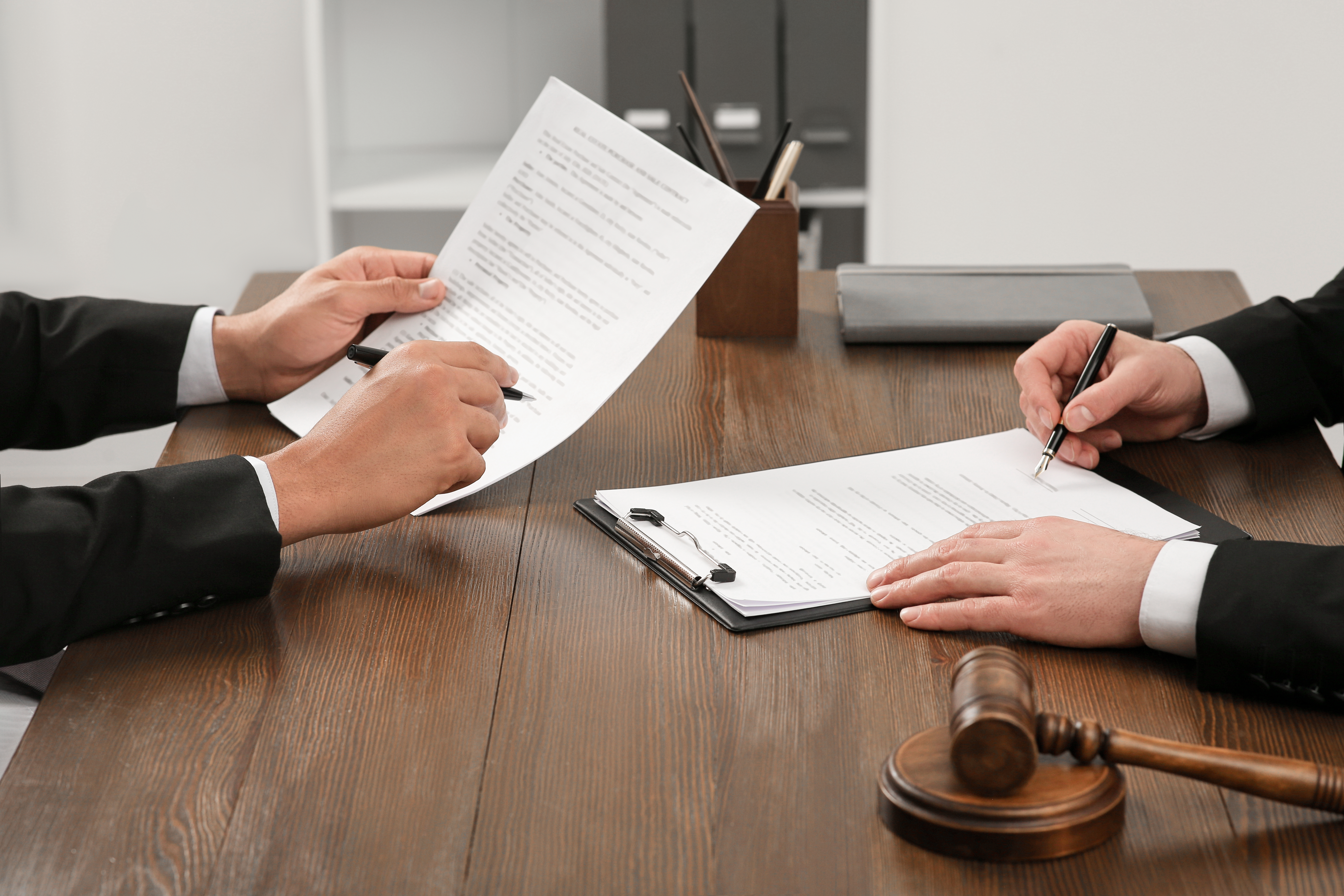 How a Commercial Litigation Lawyer Can Protect Your Business Interests ...